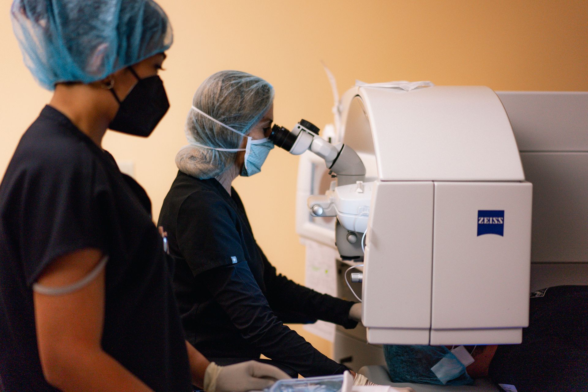 Monovision LASIK - A LASIK Procedure For Presbyopia | Clearview